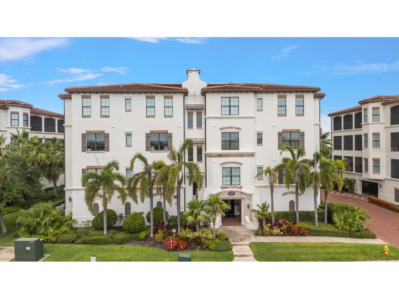 5707 Yeats Manor Drive #402, Tampa, FL, 33616 | MLS: TB8407345 | Edina ...
