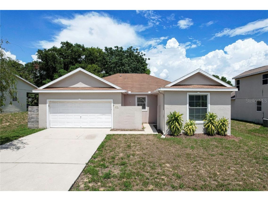 571 Bluff Pass Drive, Eustis, FL, 32726 | MLS: O6215390 | Edina Realty