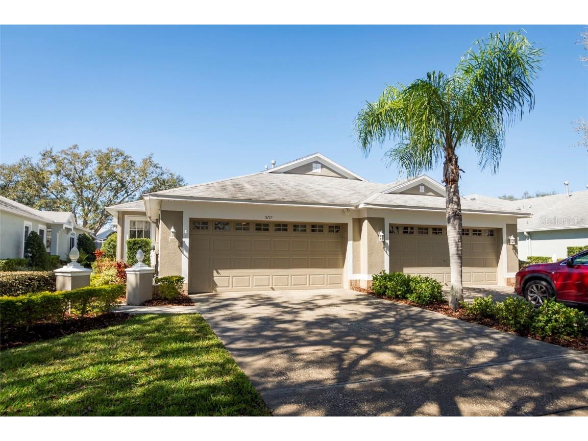 5717 Heronpark Place, Lithia, FL, 33547 | MLS: TB8306370 | Edina Realty