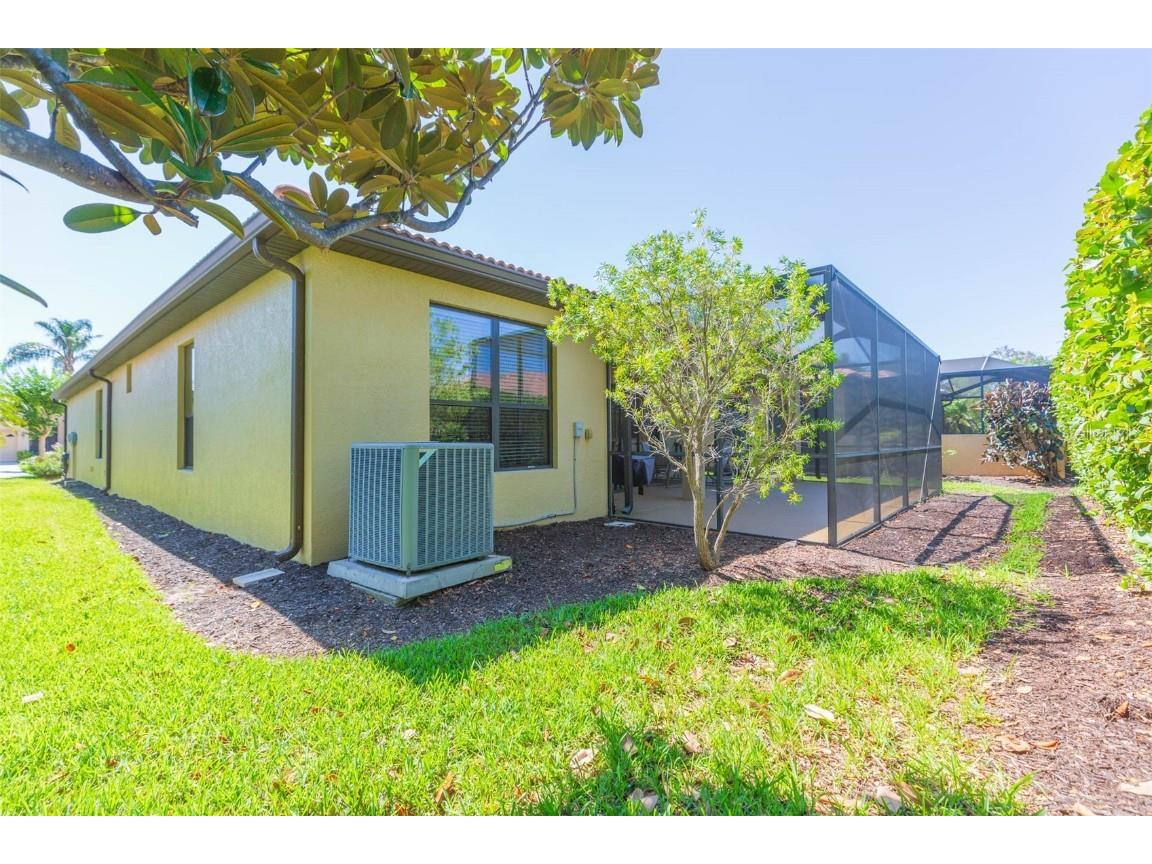 5804 Hidden Falls Lane, Apollo Beach, FL, 33572 | MLS: T3531071 | Edina ...