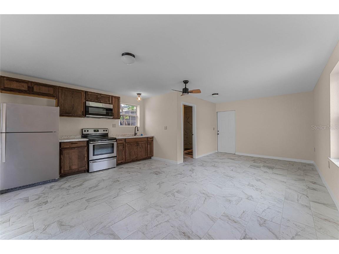 588 Guerrant Street, Umatilla, FL, 32784 | MLS: O6195069 | Edina Realty