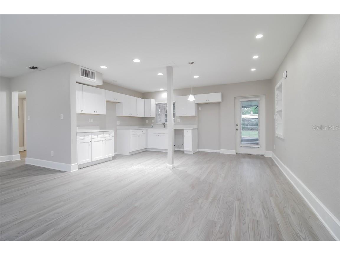 5963 Bamboo Drive, Orlando, FL, 32807 | MLS: O6369525 | Edina Realty