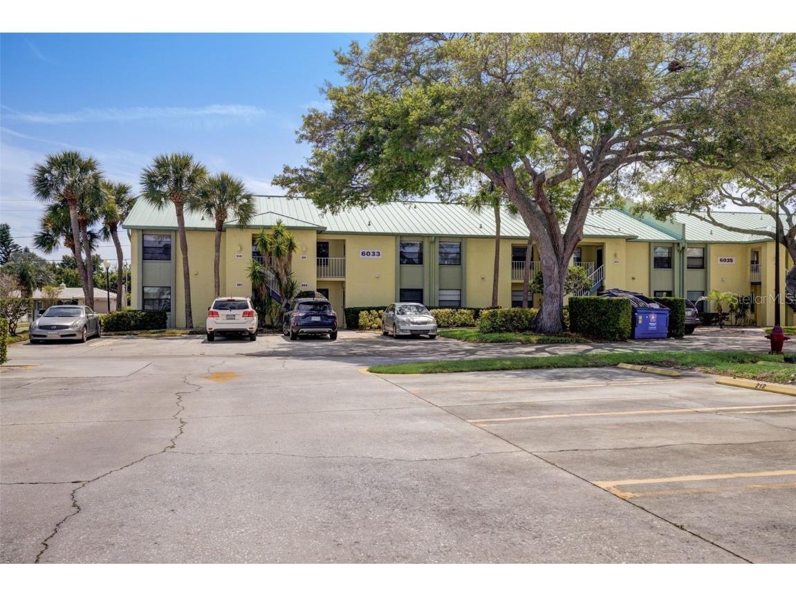 6033 113th Street #212, Seminole, FL, 33772 | MLS: U8236372 | Edina Realty