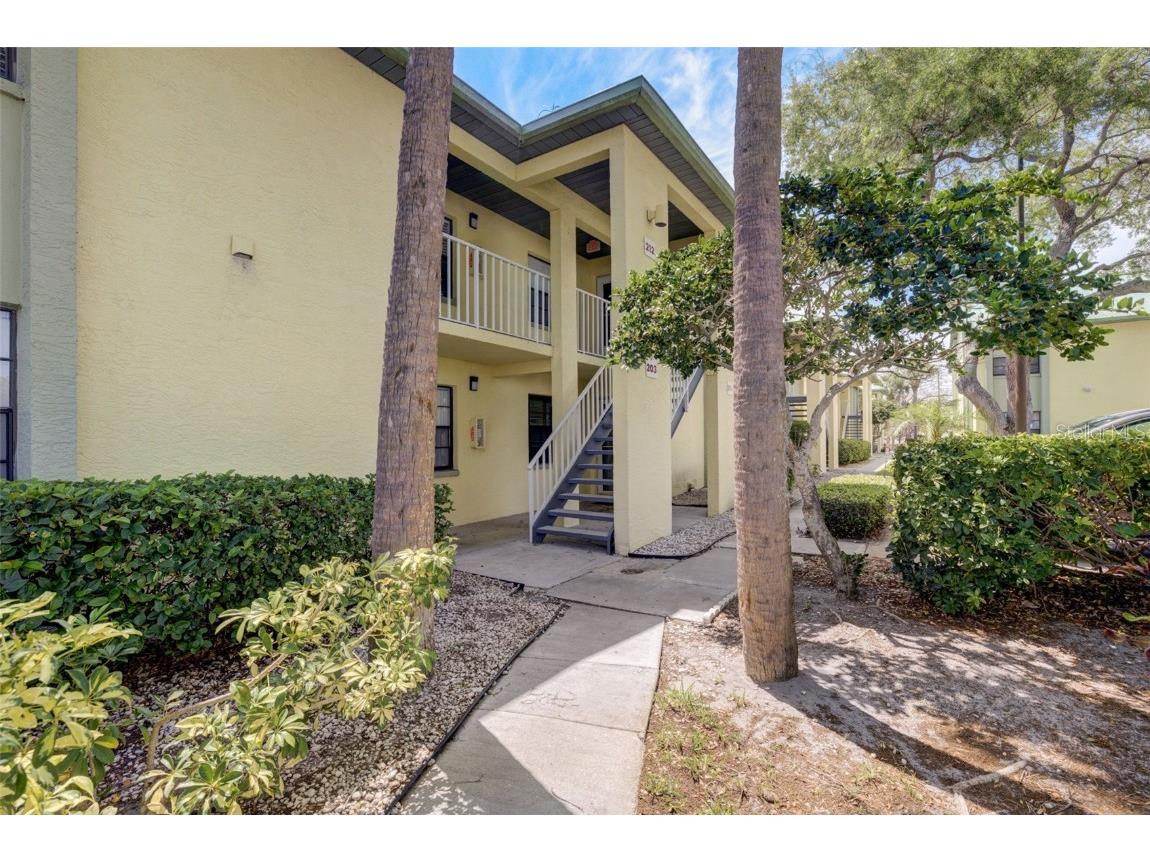 6033 113th Street #212, Seminole, FL, 33772 | MLS: U8236372 | Edina Realty