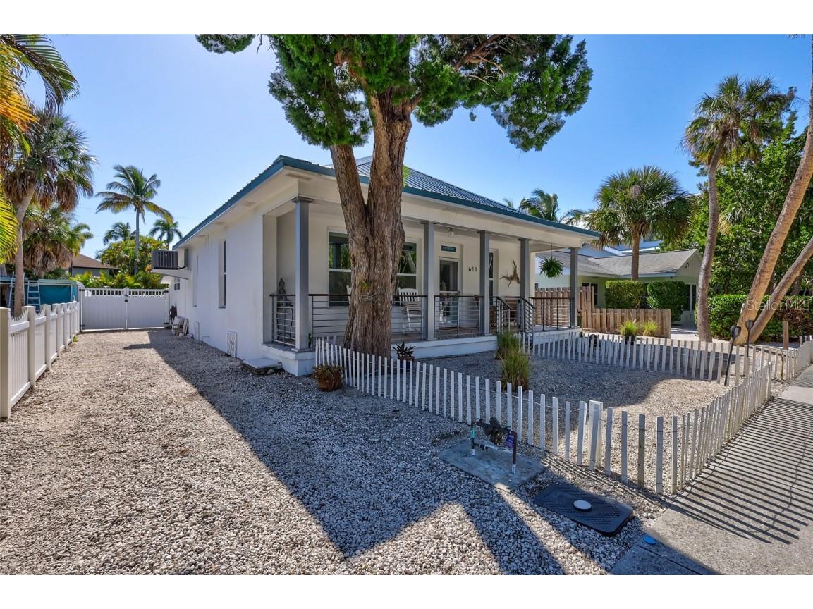 610 Broadway Street, Longboat Key, FL, 34228 | MLS: A4596714 | Edina Realty