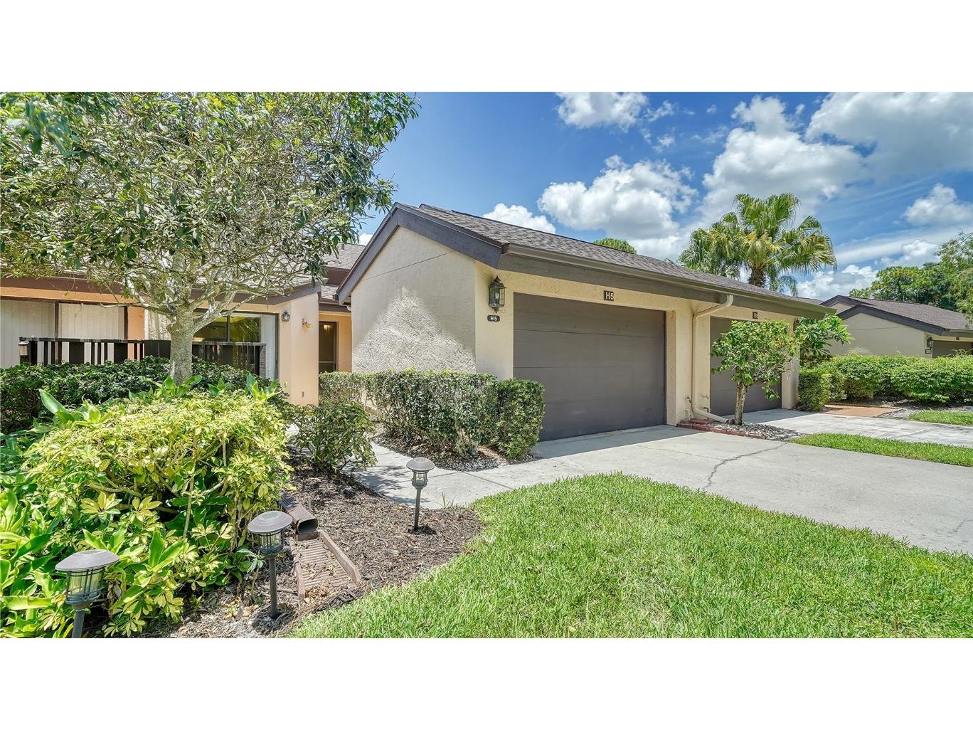 6281 Timber Lake Drive #H5, Sarasota, FL, 34243 | MLS: A4613463 | Edina ...
