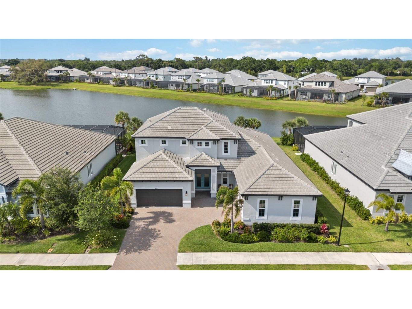 6306 Rivo Lakes Boulevard, Sarasota, FL, 34241 | MLS: A4608571 | Edina ...