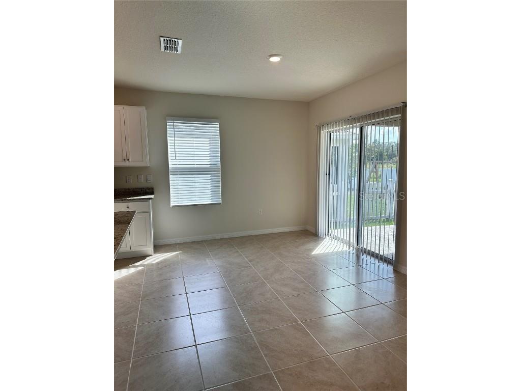 6350 Sanders Grove Circle, Okahumpka, FL, 34762 | MLS: S5117207 | Edina ...