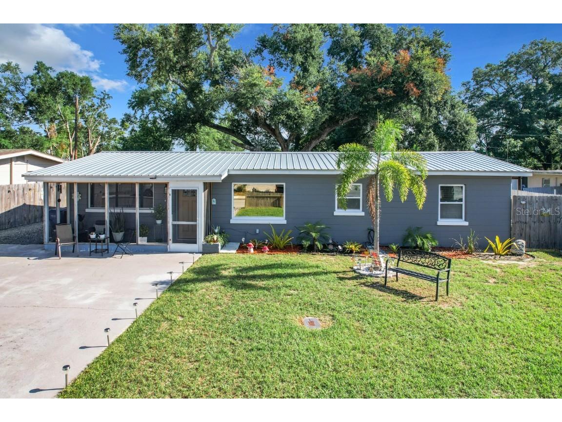 665 Avenue G SE, Winter Haven, FL, 33880 | MLS: O6217706 | Edina Realty