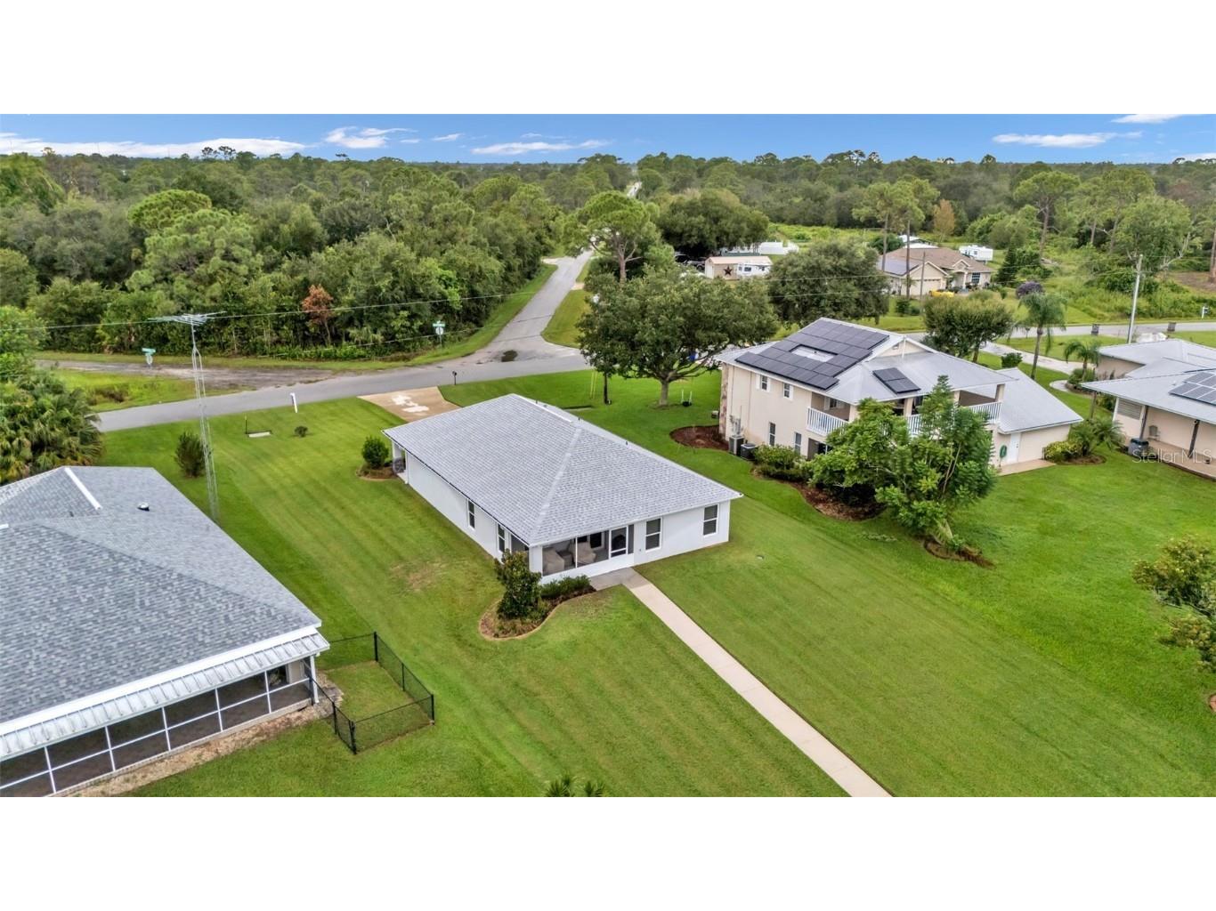 671 Lake August Drive, Lake Placid, FL, 33852 | MLS: L4955845 | Edina ...