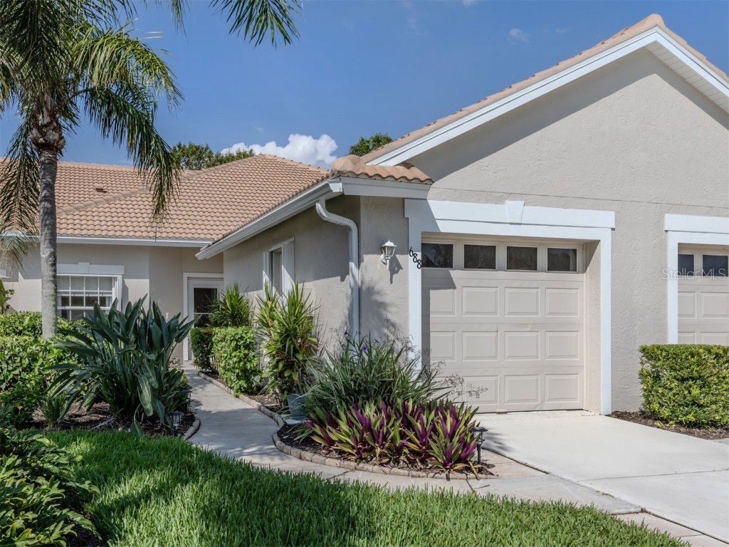 688 Back Nine Drive, Venice, FL, 34285 | MLS: A4659703 | Edina Realty