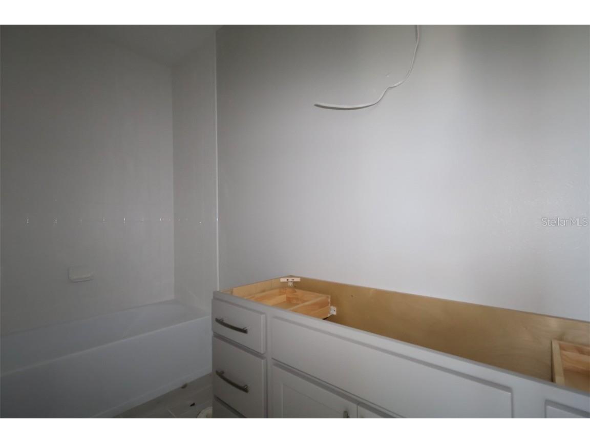 691 Pothos Street, Apopka, FL, 32703 | MLS: O6361373 | Edina Realty