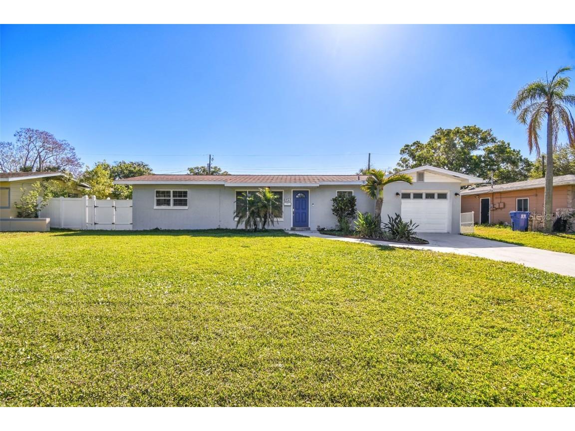 6927 18th Street N, Saint Petersburg, FL, 33702 | MLS: T3532972 | Edina ...