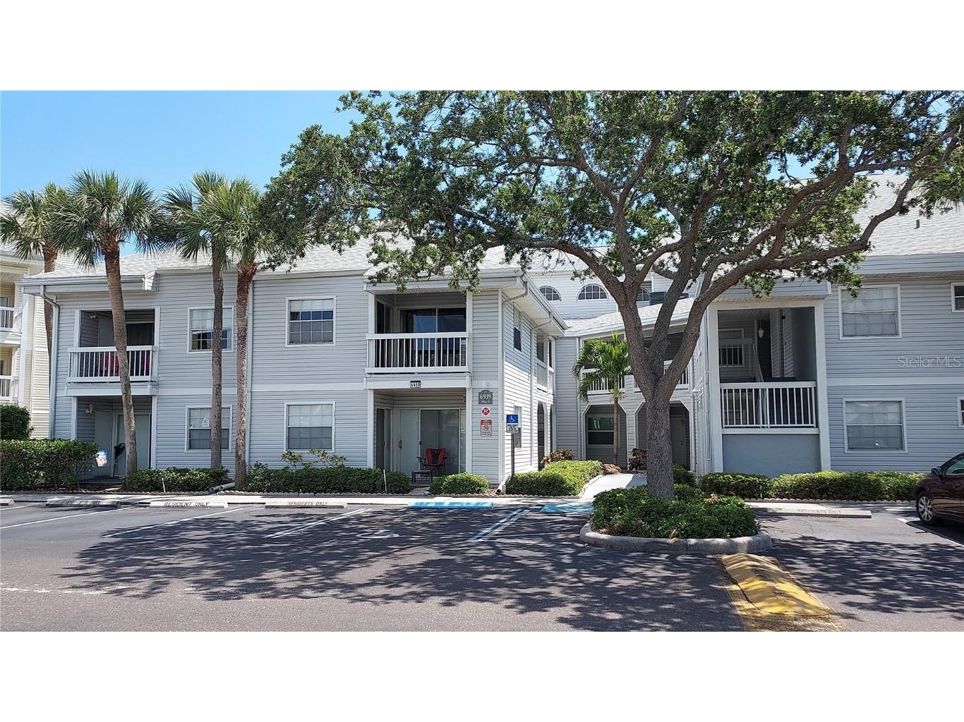 6939 Stones Throw Circle N #6207, Saint Petersburg, FL, 33710 | MLS: U8234213 | Edina Realty