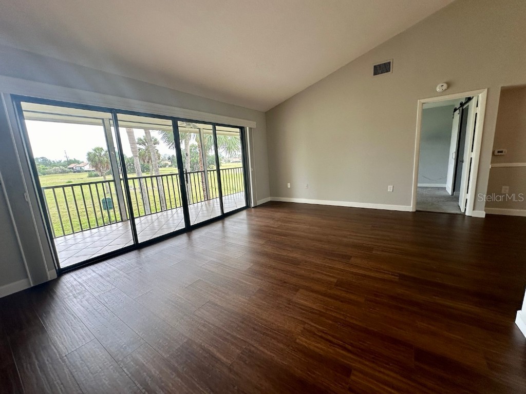 706 Bird Bay Drive W #143, Venice, FL, 34285 | MLS: N6133877 | Edina Realty