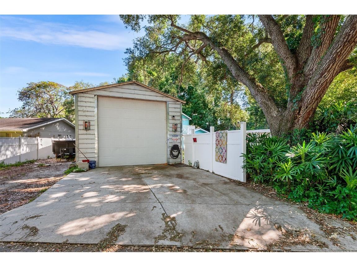 708 Lake Lena Boulevard, Auburndale, FL, 33823 | MLS: P4930080 | Edina ...