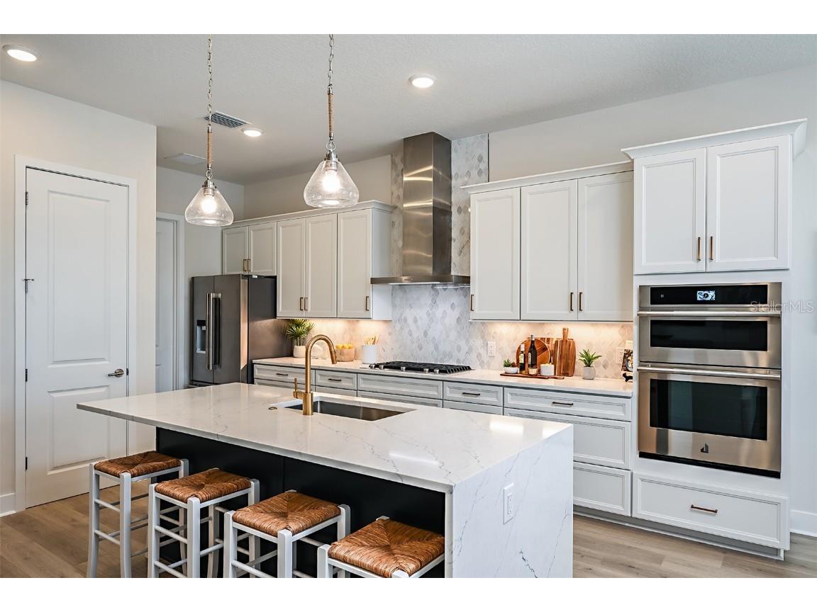 712 Anegada Lane, Sarasota, FL, 34234 | MLS: A4598329 | Edina Realty