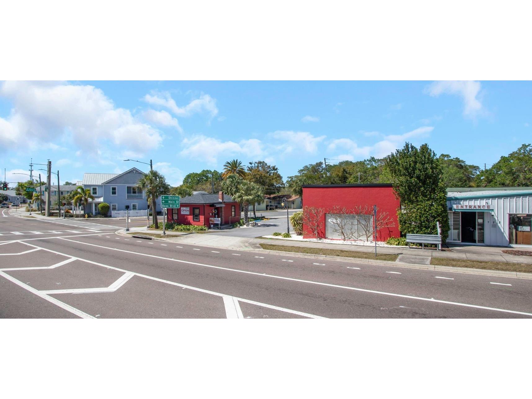 716 Main Street, Dunedin, FL, 34698 | MLS: U8194172 | Edina Realty