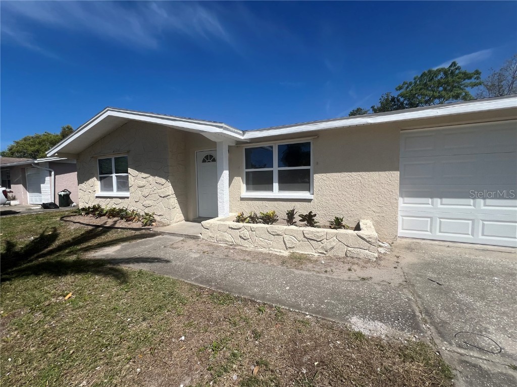 7401 King Arthur Drive, Port Richey, FL, 34668 | MLS: U8236697 | Edina ...