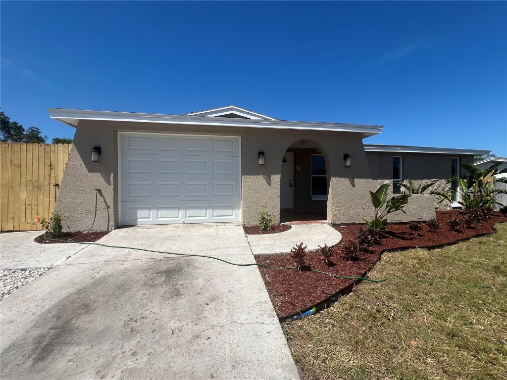 7711 Bloomfield Drive, Port Richey, FL, 34668 | MLS: U8239556 | Edina ...