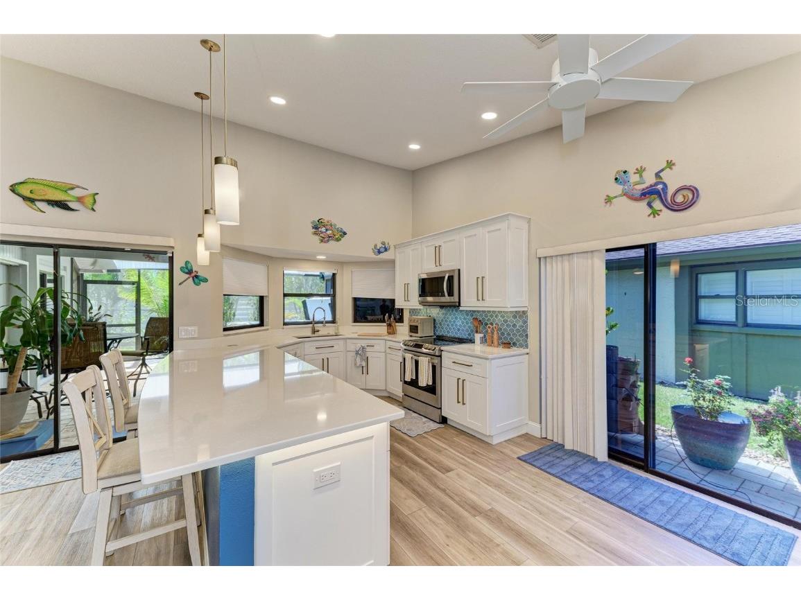 7865 Pine Trace Drive, Sarasota, FL, 34243 | MLS: A4666116 | Edina Realty