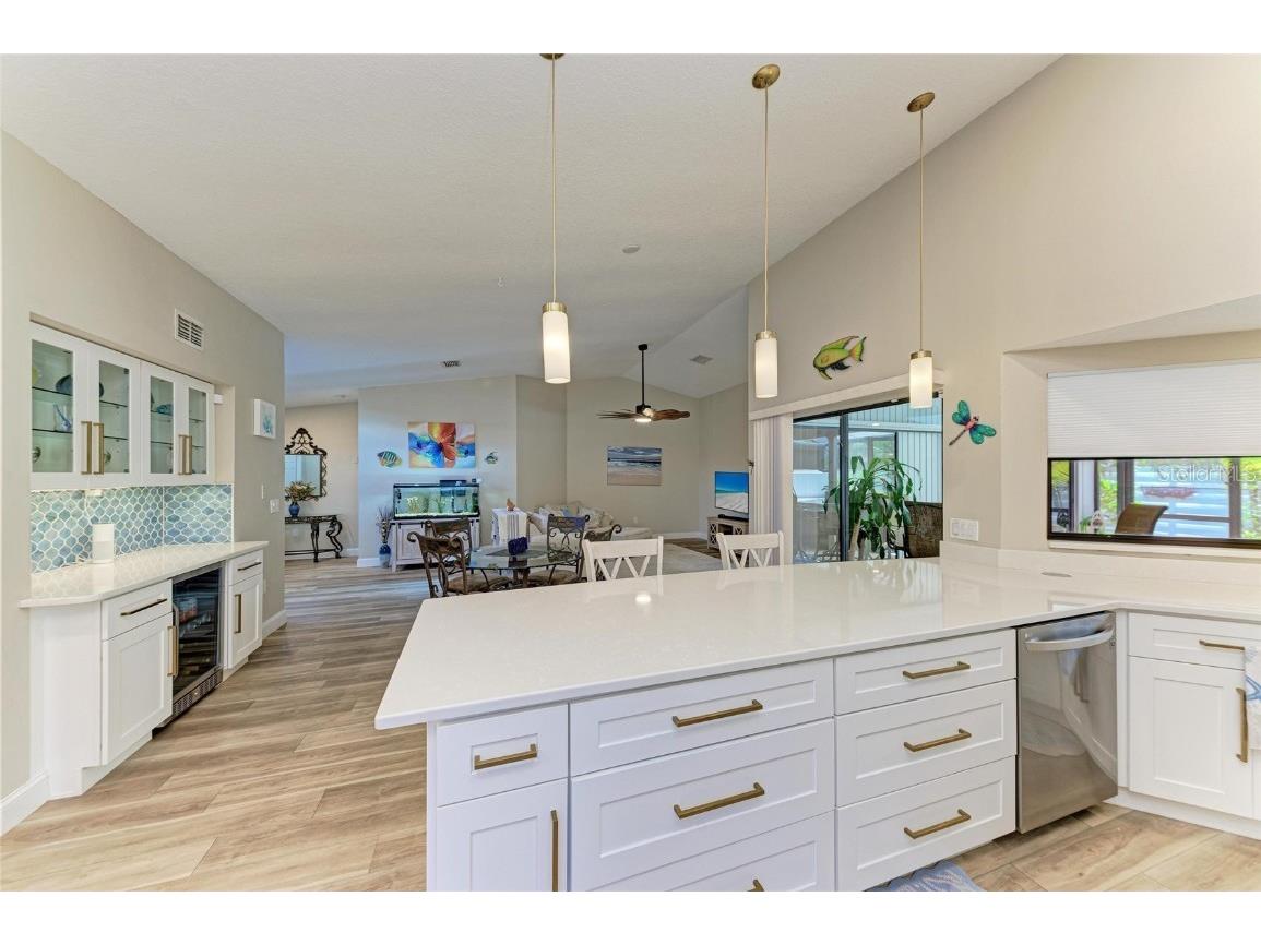 7865 Pine Trace Drive, Sarasota, FL, 34243 | MLS: A4666116 | Edina Realty
