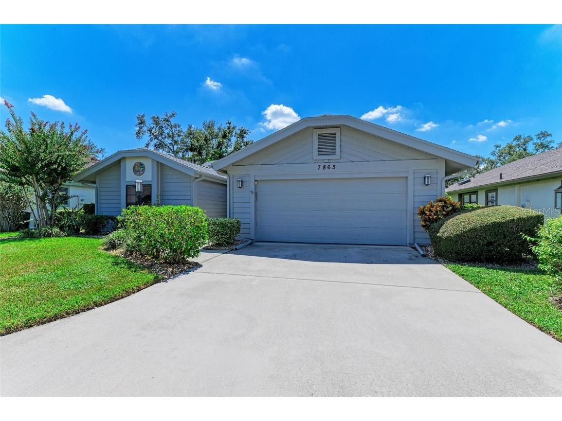 7865 Pine Trace Drive, Sarasota, FL, 34243 | MLS: A4666116 | Edina Realty