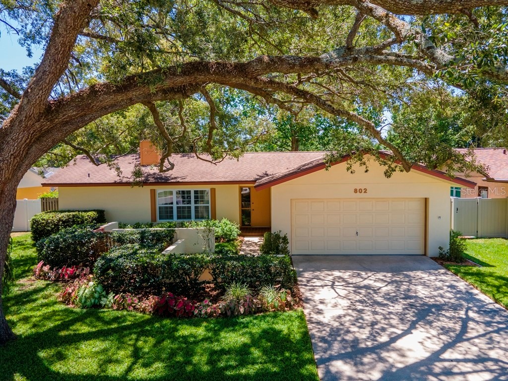 802 Gateway Lane, Tampa, FL, 33613 | MLS: T3444861 | Edina Realty