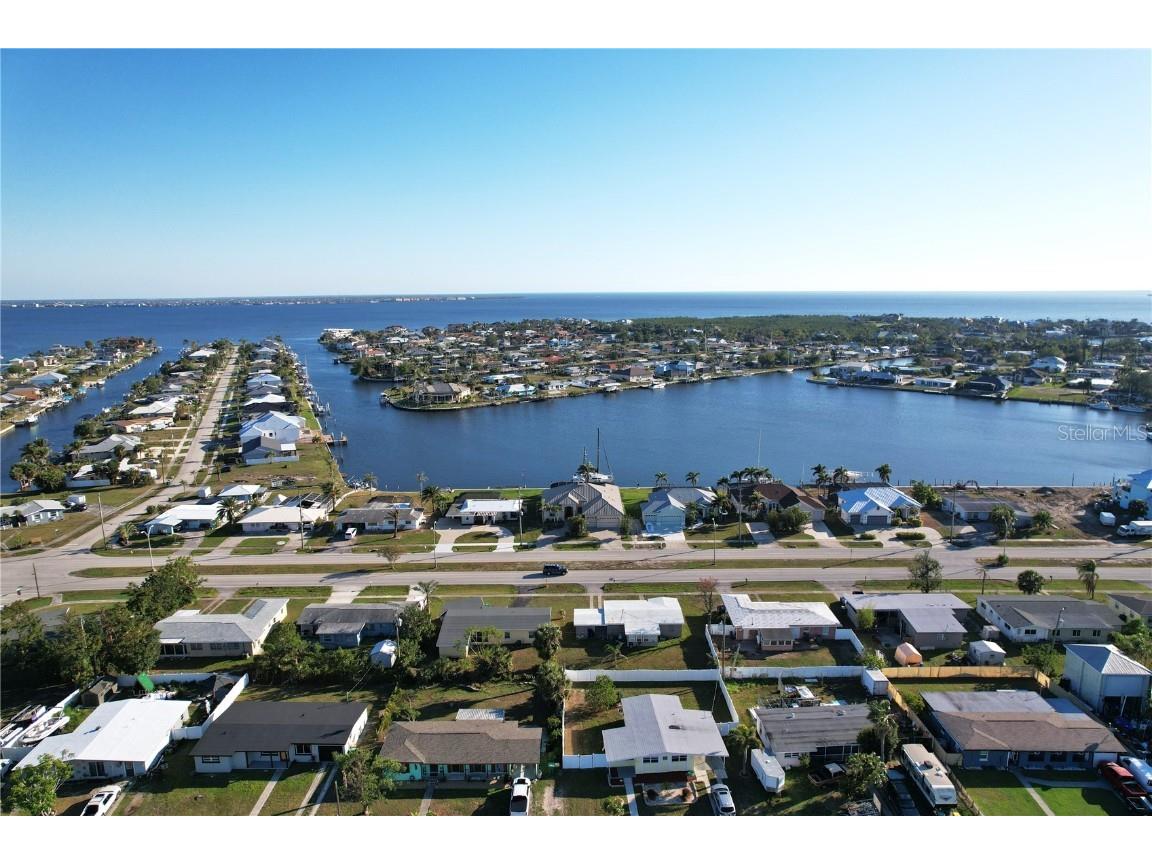 824 Conreid Drive NE, Port Charlotte, FL, 33952 | MLS: C7506763 | Edina ...