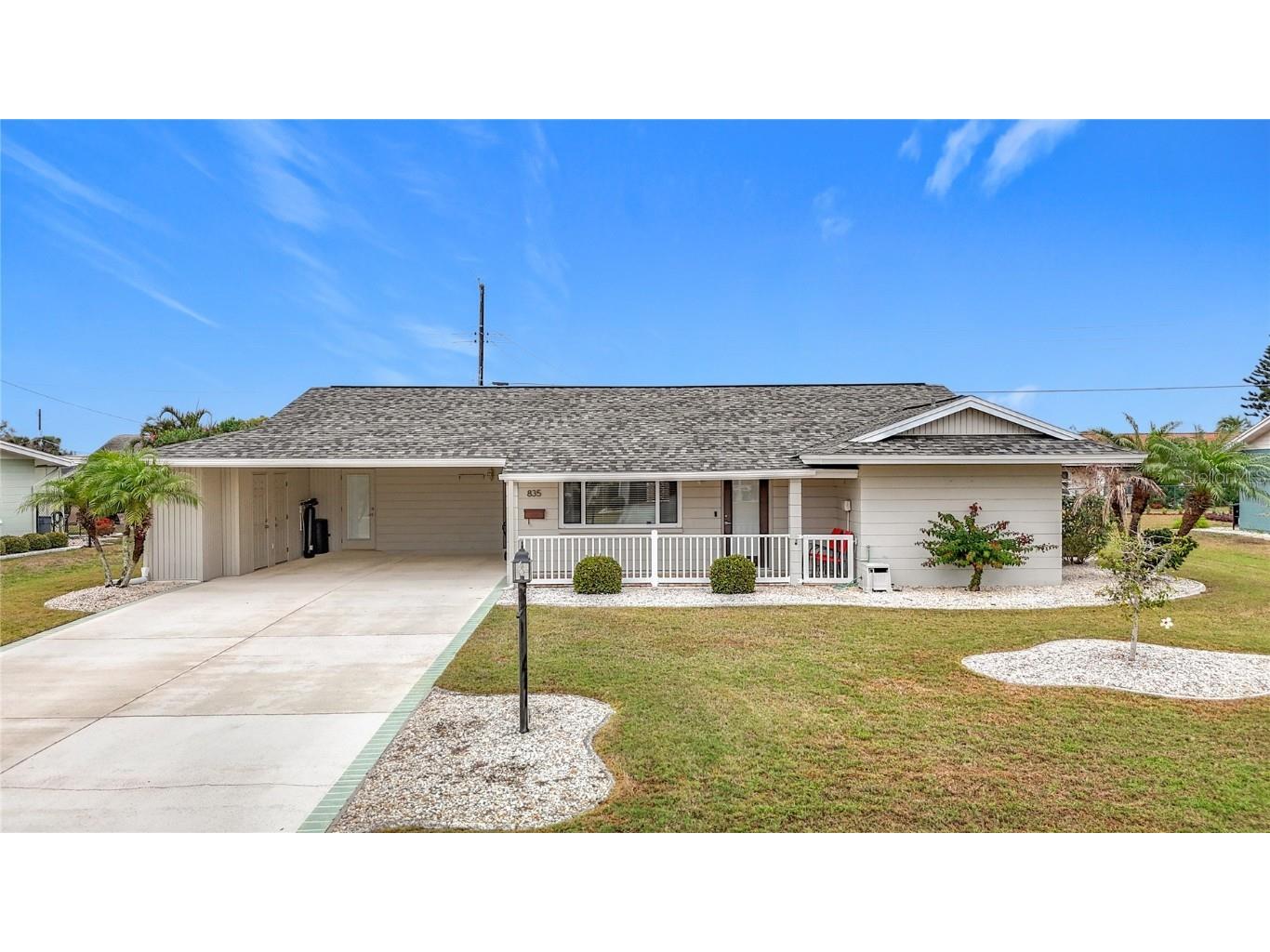 835 Oakmont Avenue, Sun City Center, FL, 33573 | MLS: TB8355358 | Edina ...