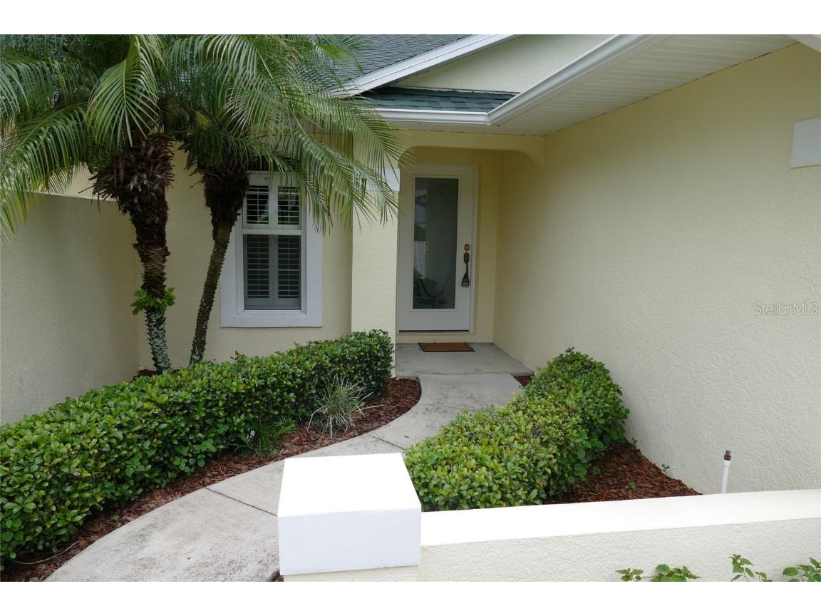 8907 Courtyard Lane, Groveland, FL, 34736 | MLS: G5082355 | Edina Realty