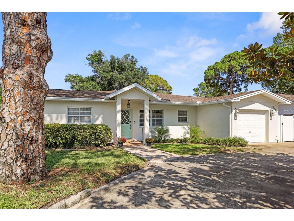 9031 2nd Street N, Saint Petersburg, FL, 33702 | MLS: U8245618 | Edina ...