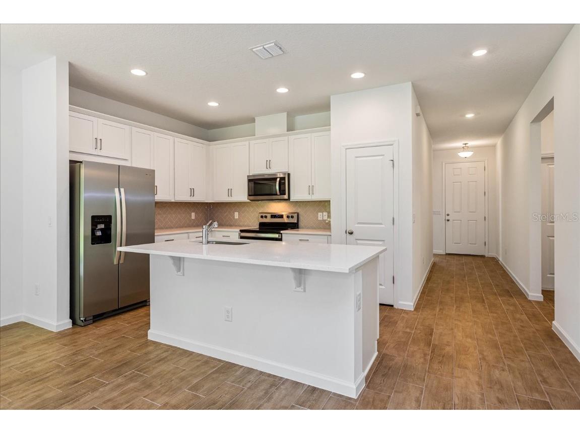 9077 Cape Cod Road, Deland, FL, 32724 | MLS: G5073816 | Edina Realty