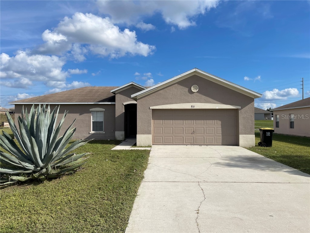 935 Cumberland Drive, Kissimmee, FL, 34759 | MLS: O6174905 | Edina Realty