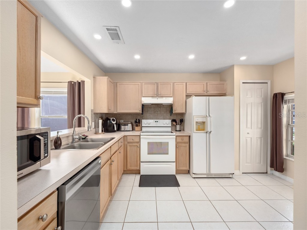 9415 Azalea Ridge Way, Gotha, FL, 34734 | MLS: O6220274 | Edina Realty