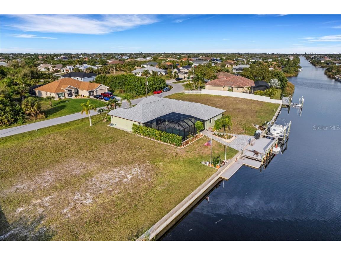 9580 Singer Circle, Port Charlotte, FL, 33981 | MLS: N6131627 | Edina ...