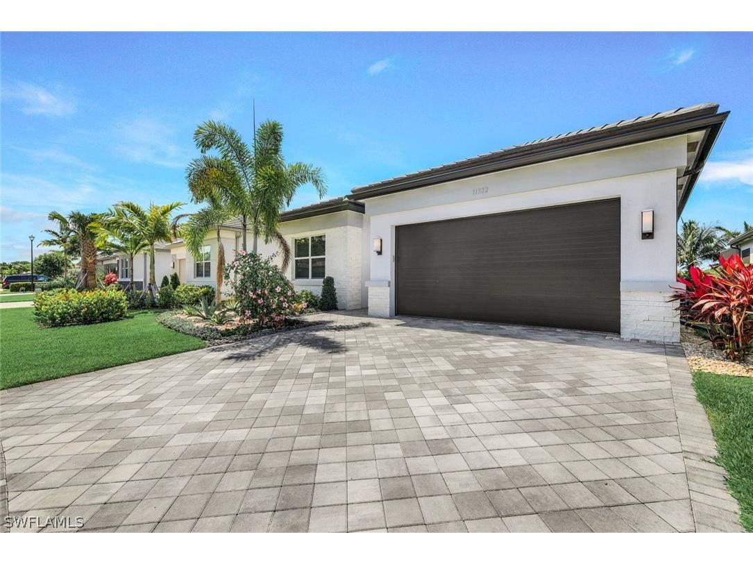 11322 Jacaranda Drive, Naples, FL, 34120 | MLS: 224041661 | Edina Realty