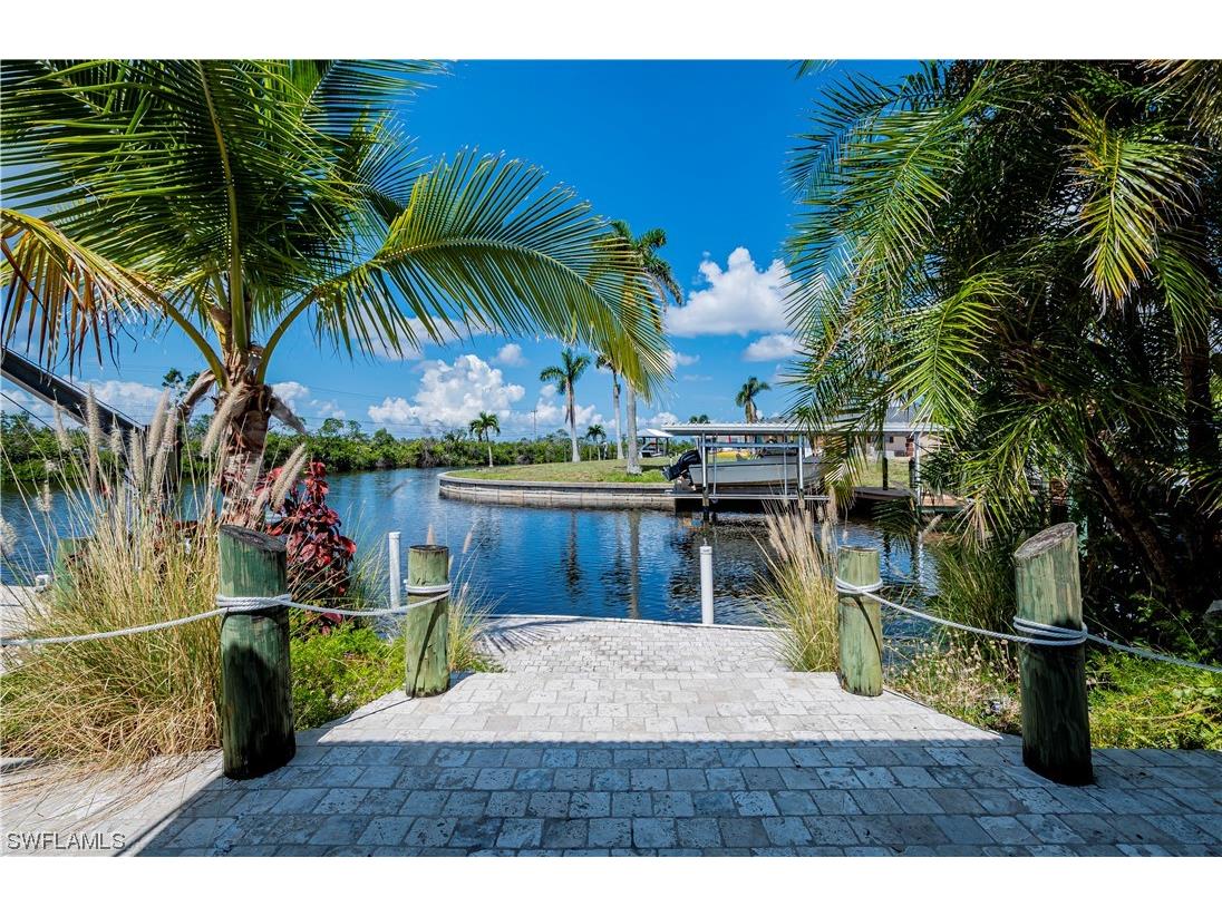 12101 Moon Shell Drive, Matlacha Isles, FL, 33991 | MLS: 223036308 ...