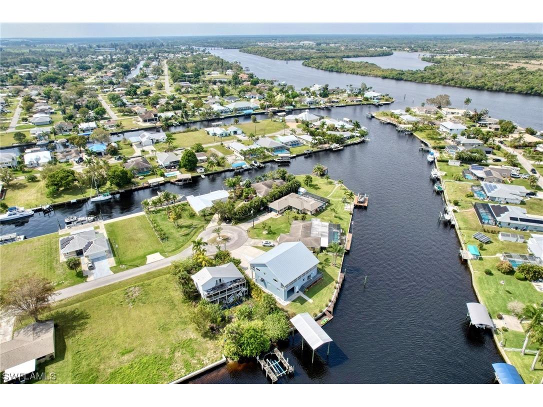 2054 Barbados Avenue, Fort Myers, FL, 33905 | MLS: 224022334 | Edina Realty