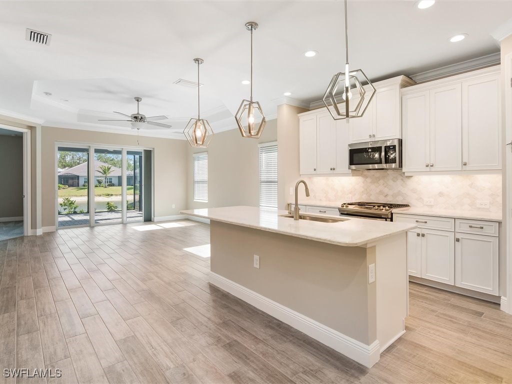 2306 Marquesa Circle, Naples, FL, 34112 | MLS: 225036130 | Edina Realty