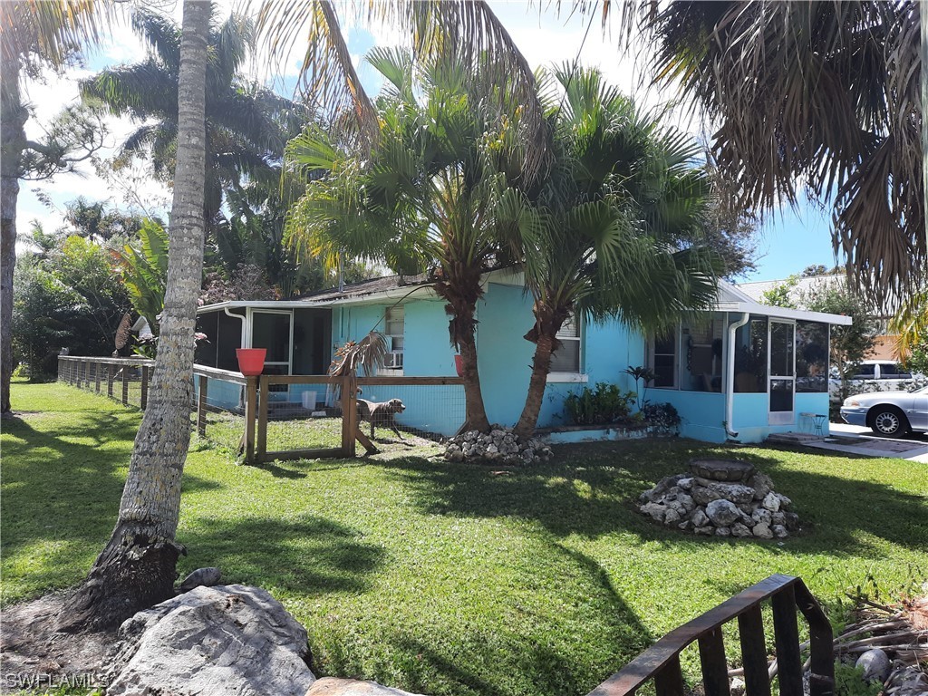 2400 Sunset Avenue, Naples, FL, 34112 | MLS: 222014246 | Edina Realty