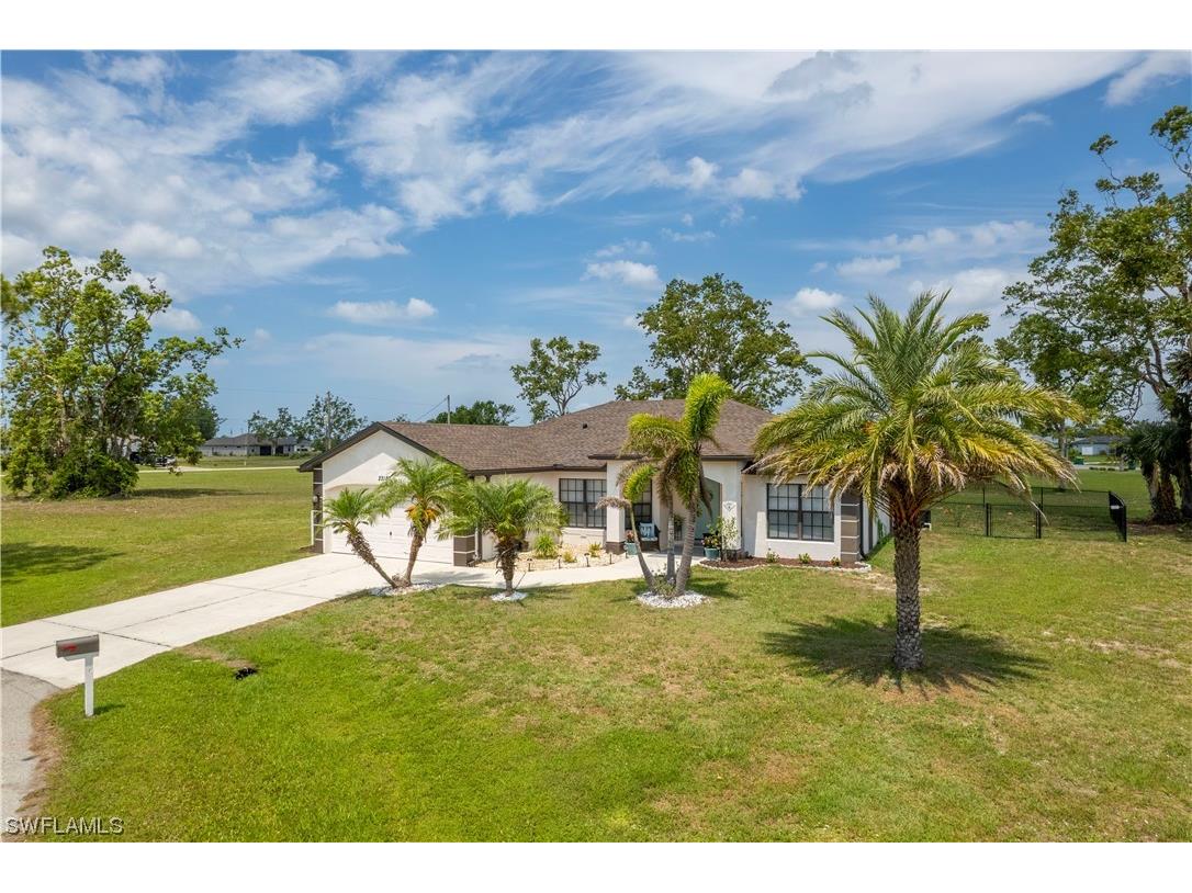 25180 Cadiz Drive, Punta Gorda, FL, 33955 | MLS: 223038021 | Edina Realty