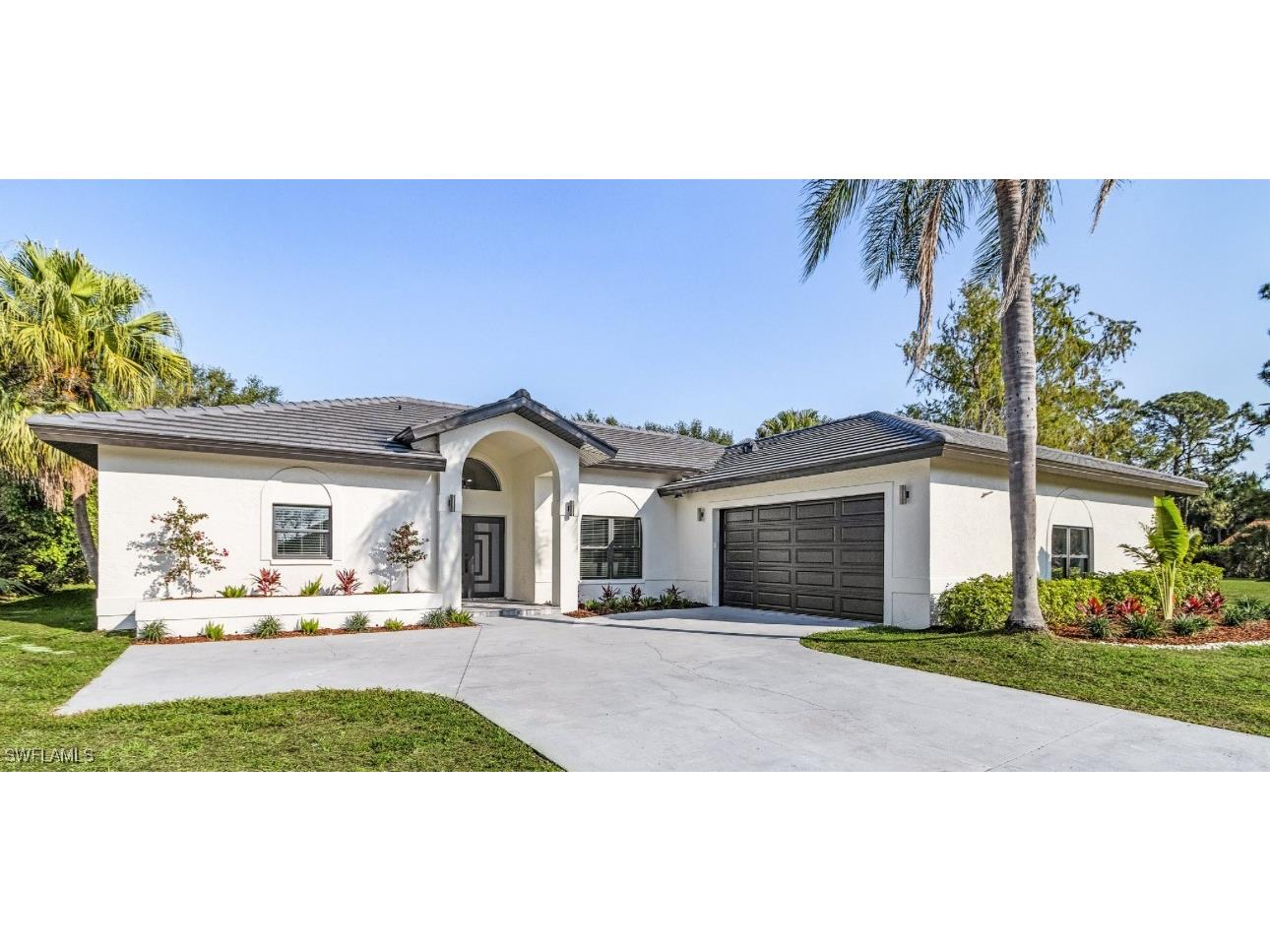 670 Henley Drive, Naples, FL, 34104 | MLS: 225039795 | Edina Realty
