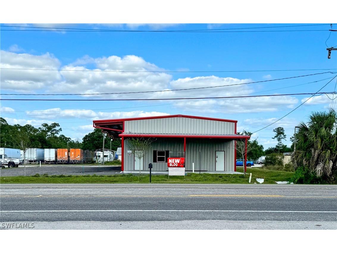 737 Main Street S, Labelle, FL, 33935 | MLS: 224028113 | Edina Realty