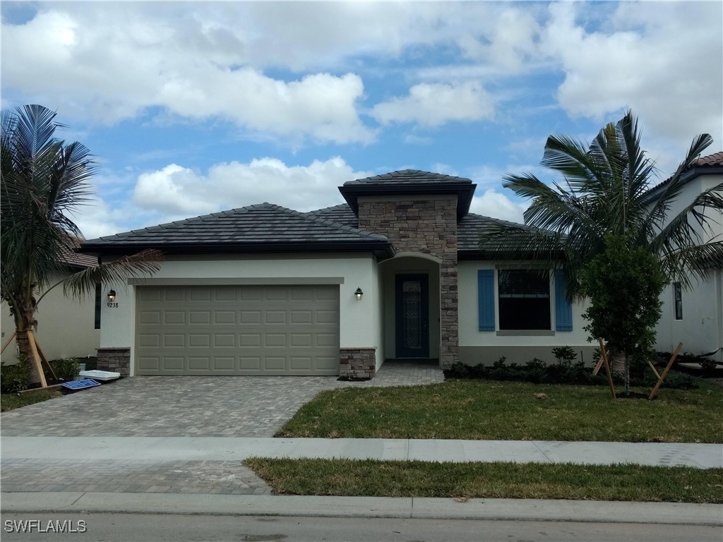 9238 Shadow Oak Lane, Naples, FL, 34120 | MLS: 225054216 | Edina Realty