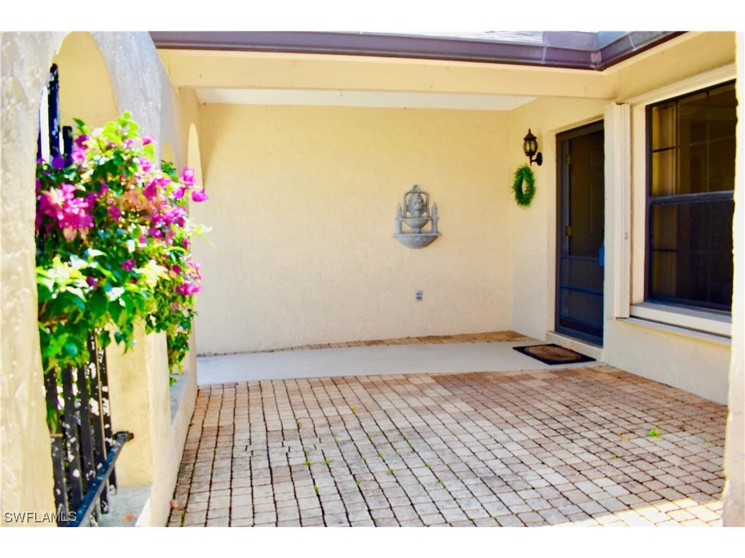 990 Charlemagne Boulevard, Naples, FL, 34112 | MLS: 223038230 | Edina ...