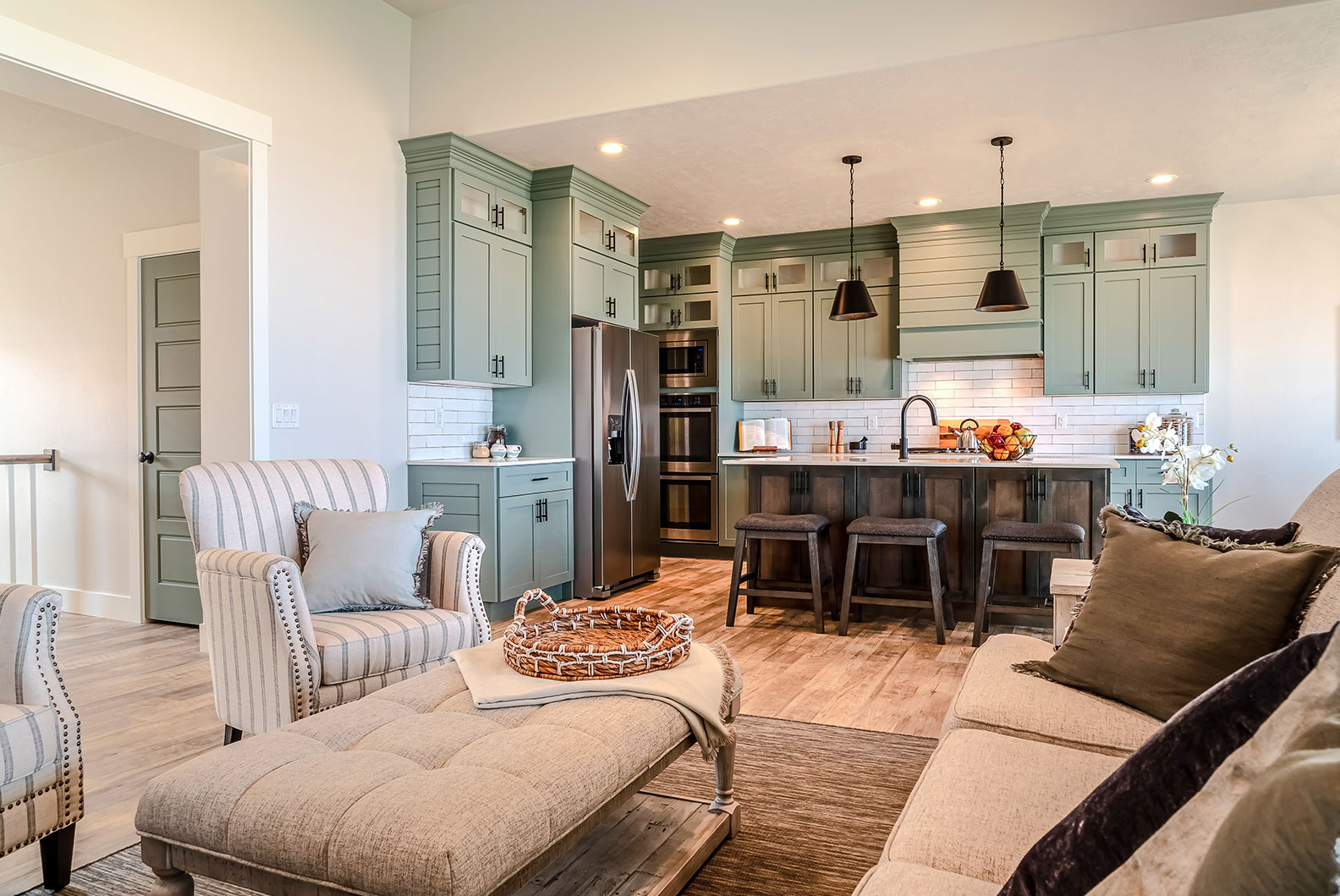 Daily cleaning checklist for showings | Edina Realty